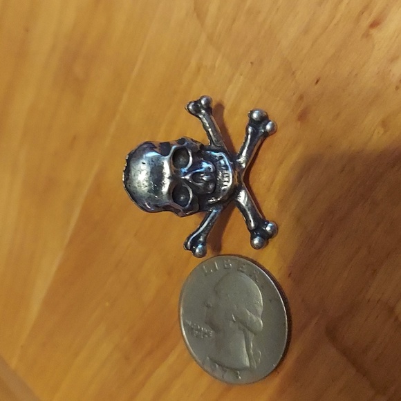 Vintage | Accessories | Vintage Silver Skull And Cross Bones Pin Back ...